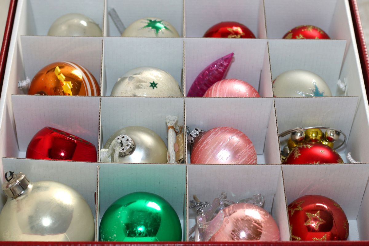 How to Organize Christmas Decorations: Smart Storage Ideas